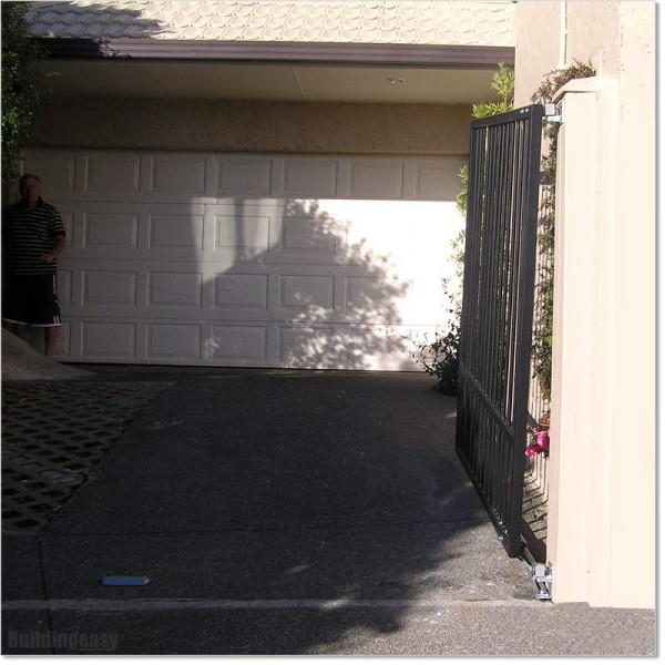 Lifting Hinge For Uphill Driveways. Gate Lifts Up as It Goes Over ...