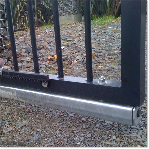 Heavy Duty Roller Carriage 6M Long For Cantilevered Gates